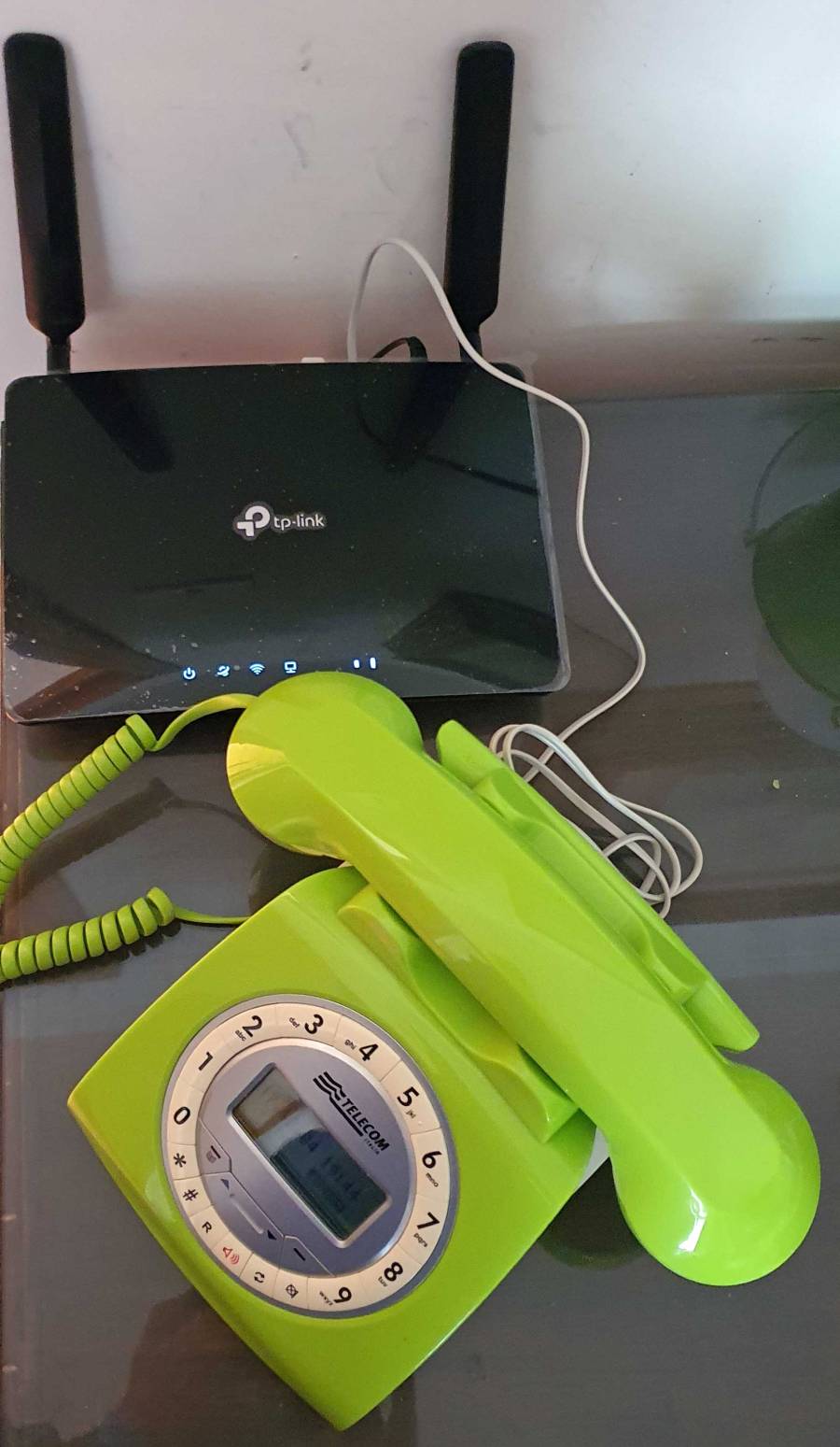 Come collegare un telefono a un modem con SIM per ricevere/effettuare ...